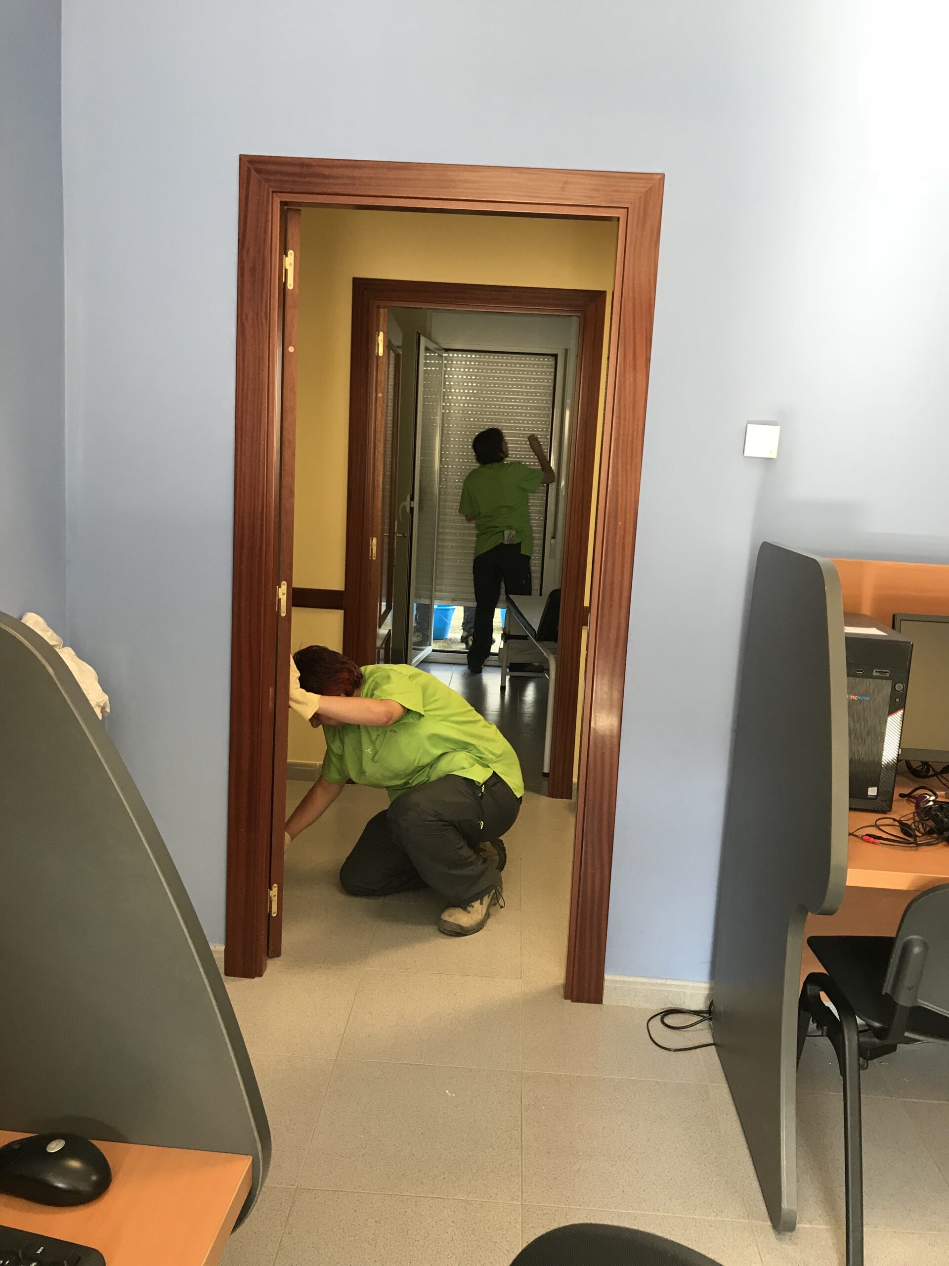 Como hacer una limpieza general de una habitación con mobiliario. - Tu ...